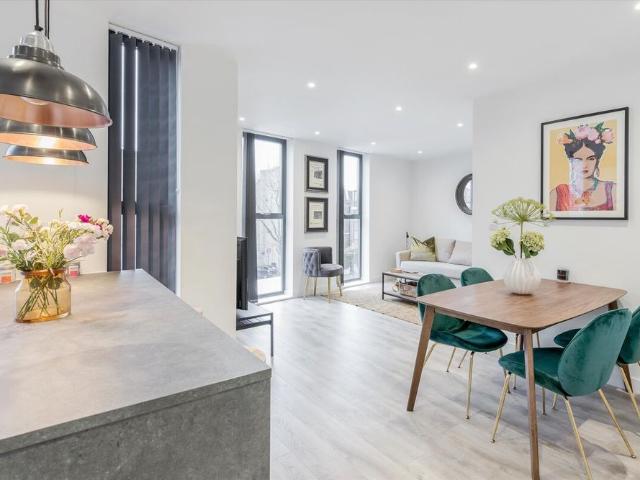 Exceptional Two Bedroom Apartment in Bermondsey, SE1