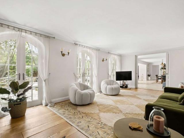 Exceptional courtyard home in the heart of Little Chelsea