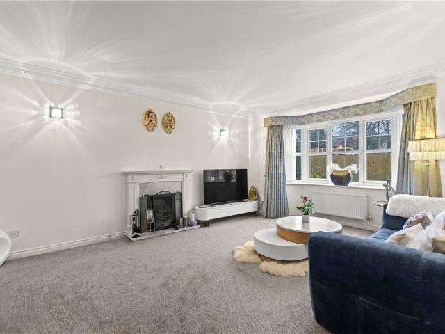 Exceptional Four Bedroom Detached Family Home with Double Garage and Conservatory