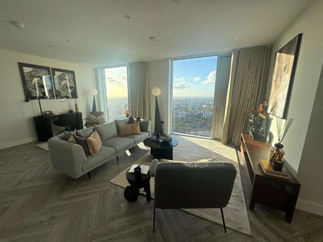Exceptional Fully Furnished Three Double Bedroom Penthouse Apartment with worldclass facilities in the Exclusive Cortland Development, Colliers Yard