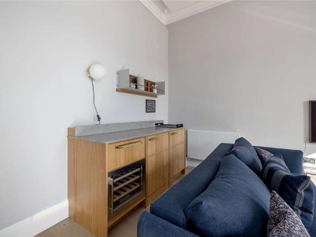 Exceptional one bedroom apartment in Edinburgh’s prestigious West End developed by Square & Crescent