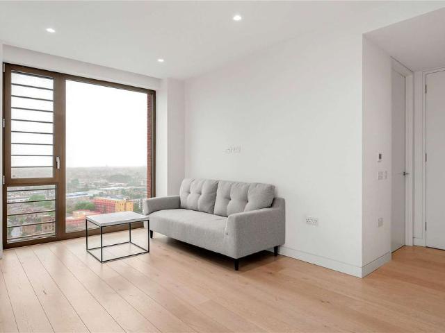 Exceptional one bedroom apartment on the 19th floor of The Arc