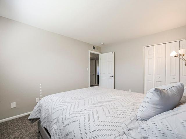 Exceptional PadSplit Host! Fully Renovated • LARGEST Bedroom • King Bed • Safe & Clean • Near Work Centers, Shopping & Transit 2 Fridges, 2 Stoves & More!