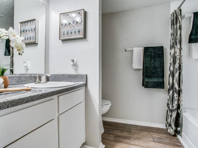 Exchange 7272 1 Bedroom Apartment for Rent at 7272 Marvin D Love Fwy, Dallas, TX 75237