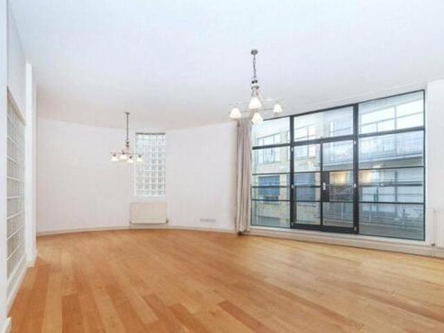 Exchange Building, Commercial Street, 2 Bedroom Flat