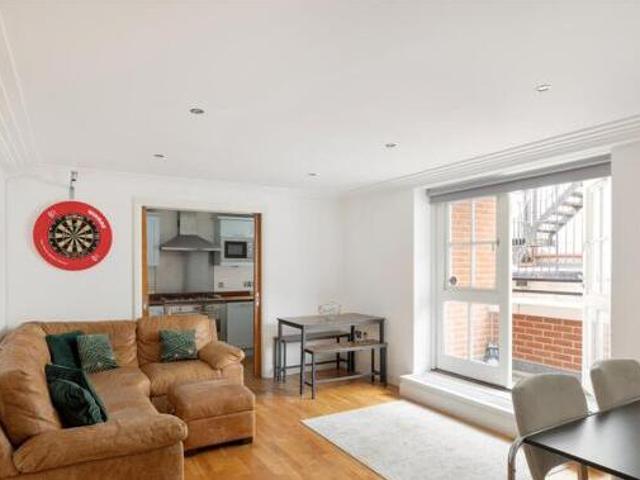 Exchange Court, London, 1 Bedroom Flat