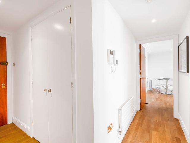 Exchange Court, London WC2R, 1 bed flat to rent, £2,925 pcm | PrimeLocation