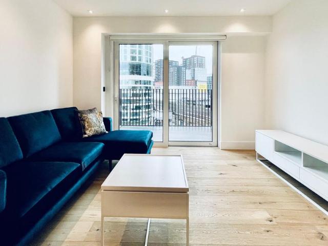 Exchange Gardens, London SW8 1 bed apartment to rent £3,000 pcm £692 pw
