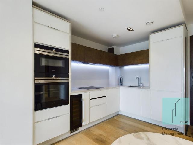 Exchange Gardens, London SW8 1 bed apartment to rent £2,850 pcm £658 pw
