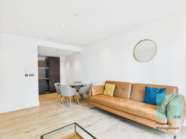 Exchange Gardens, London SW8 1 bed apartment to rent £2,900 pcm £669 pw