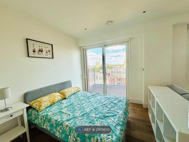 Exchange Gardens, London SW8, Studio to rent, £2,500 pcm | PrimeLocation