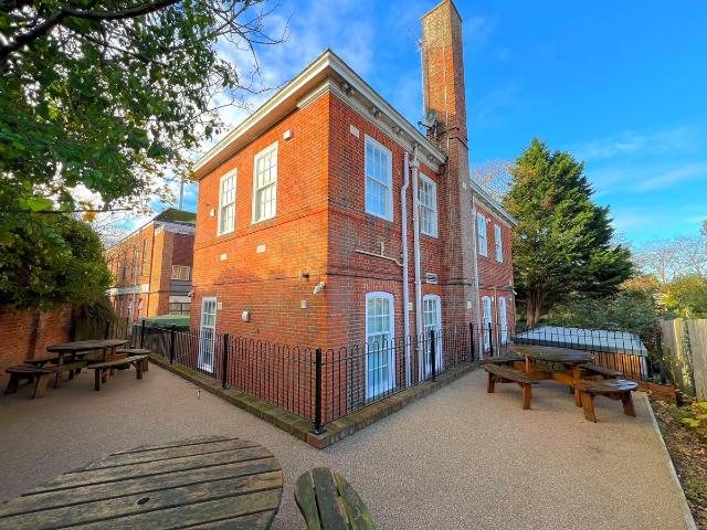 Exchange House, Christchurch BH23, 2 bed flat to rent, £1,200 pcm | PrimeLocation