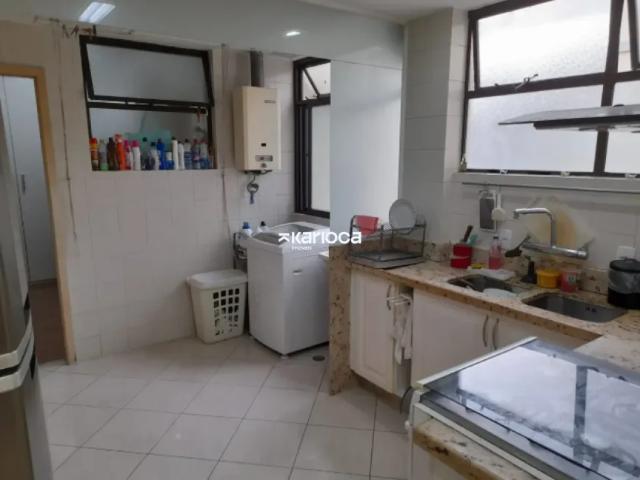 Exclusivo Apartamento de Alto Padrão | 140m², 4 Qts 1 Suíte, Dependências Completas