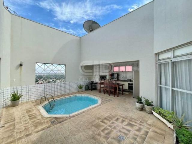 Exclusivo Duplex de 4 Quartos com Piscina Privativa e 392 m² no Edifício Ana Vitória