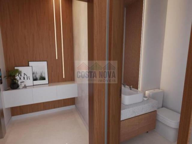 Exclusivo! Frente mar com vista espetacular e localização imbatível em Santos