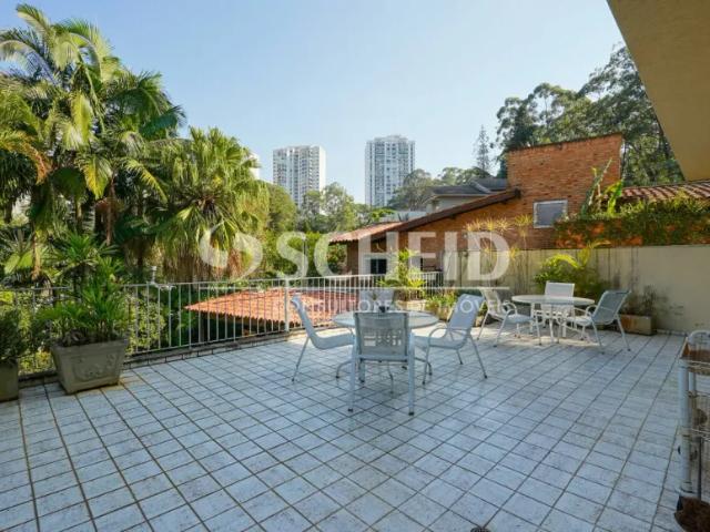 Exclusivo Sobrado de 3 Andares no Jardim Marajoara