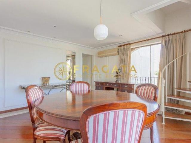 Exclusiva Cobertura Triplex com Piscina no Coração dos Jardins 221m²