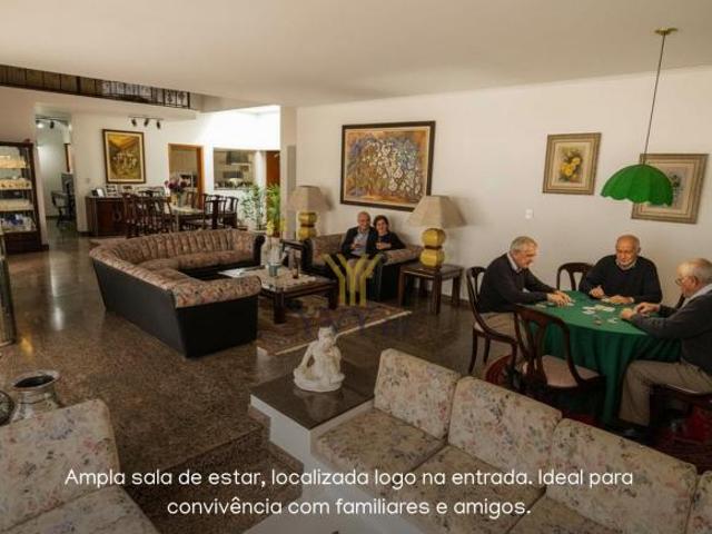 Exclusiva Casa Térrea: 768 m² Sendo 370 m² Construídos