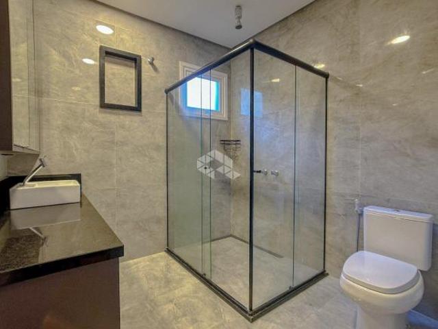 Exclusiva casa térrea com 7 dormitórios e amplo terreno