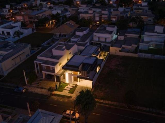 Exclusiva Casa Térrea no Montblanc com Design Assinado e Localização Privilegiada!