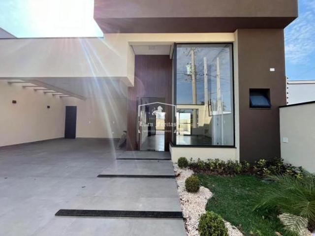 Exclusiva! Casa com Piscina e 4 Vagas de Garagem no Portal Ville Azaléia. Conforto e Sofisticação em