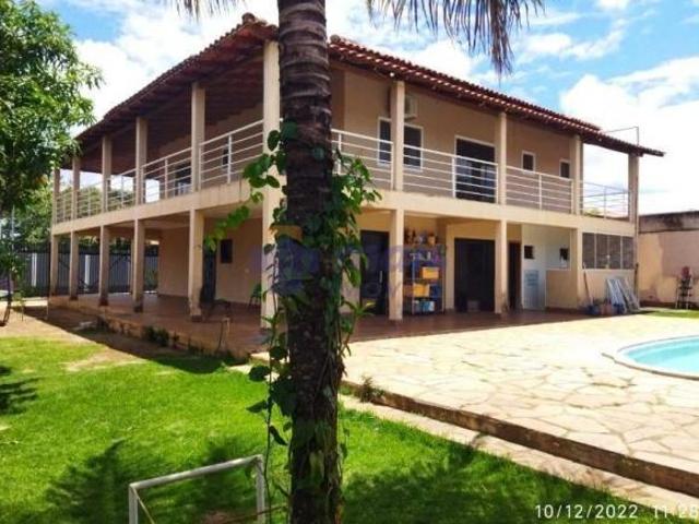 EXCLUSIVA CASA EM ARNIQUEIRA COM 6 QUARTOS SENDO 4 SUITES LAZER COMPLETO E ACEITA FINANCIAMENTO