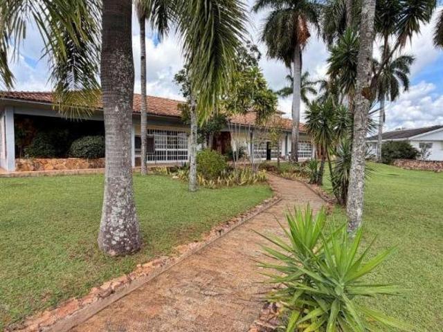 EXCLUSIVA CASA EM CONDOMÍNIO FECHADO – PARK WAY