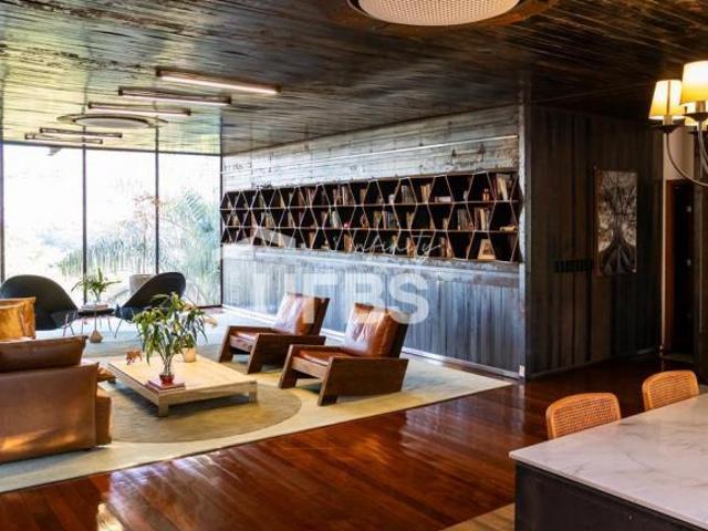 Exclusiva Casa no Aldeia do Vale com 564 m² de área construída em Terreno de 2.941 m²