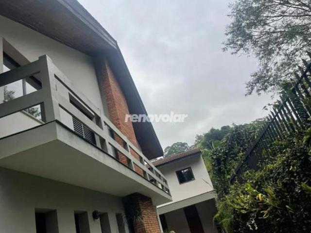 Exclusiva casa no Parque São Domingos: 4 suítes e edícula, terreno 450m2