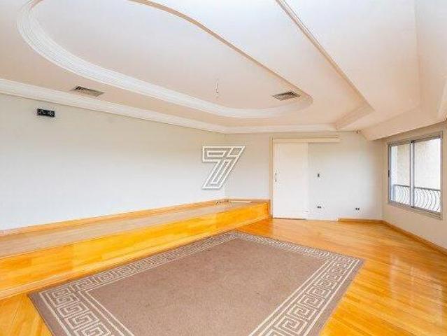 Exclusiva Residência com 4 Suítes e Vista Incrível para o Parque Barigui