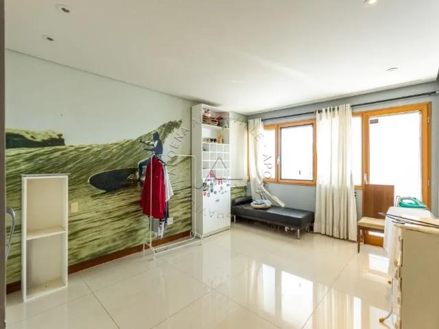 Exclusiva Residência de Alto Padrão com 5 Suítes