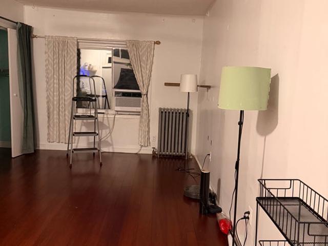 Exclusive access to top floor 2 rooms & more!