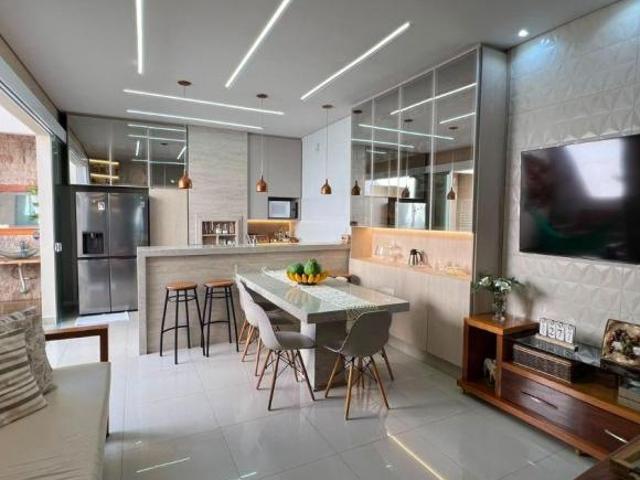 Exclusividade na Morada da Colina | 195 m² Elegância Estilo em um dos Melhores Condomínios em Udi
