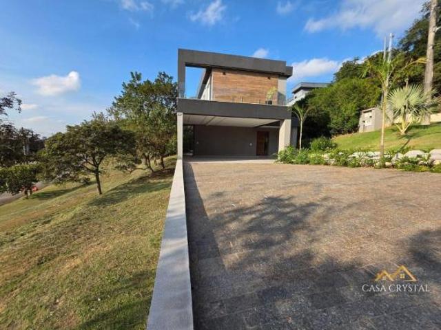 Exclusividade na Granja Viana | Casa Porteira Fechada com Piscina