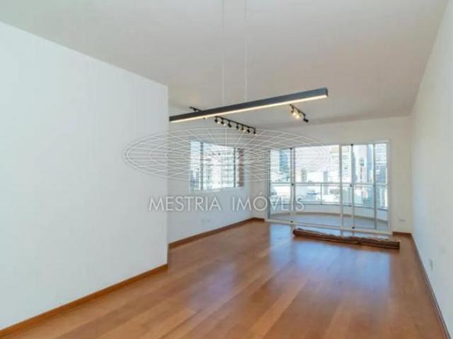 Exclusividade no miolo do Itaim Bibi | Apartamento com 122 m² com vista livre e eterna