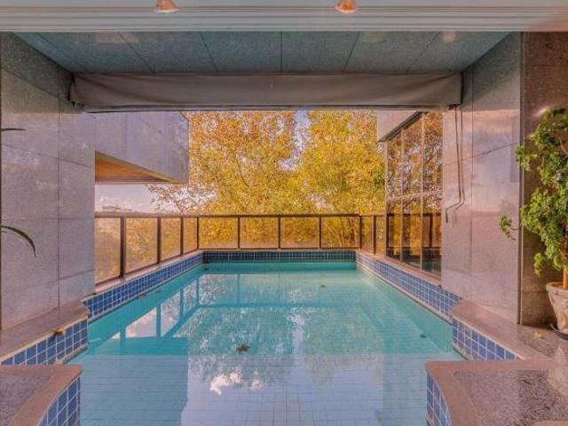 Exclusividade no Moinhos de Vento Apartamento de 776m² com Piscina Privativa no George V