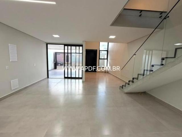 Exclusividade no QE 50, Casa de 3 Suítes, Nova e Moderna, Alto padrão
