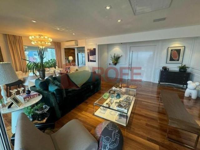 Exclusividade Absoluta no Paraíso com Vista Panorâmica!