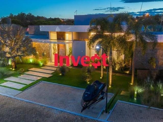 Imponente casa de alto padrão no Park Way, Brasília DF: 4 quartos, 4 suítes, 3 salas, 6 banheiros, 4