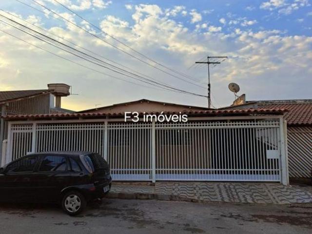 Exclusividade, Casa na QE 03, Casa de 4 Quartos, sendo 1 suíte, sala e cozinha ampla, 2 vagas
