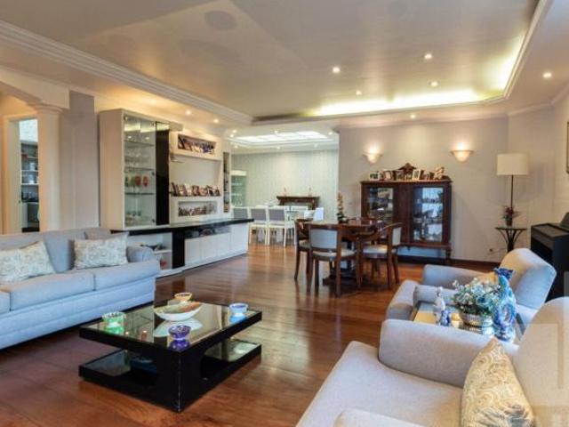 Exclusividade e Conforto com 3 Suítes Amplas e 4 vagas