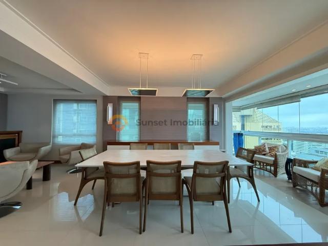 Exclusividade e Elegância: Apartamento de 253 m² para Locação em Alphaville Industrial
