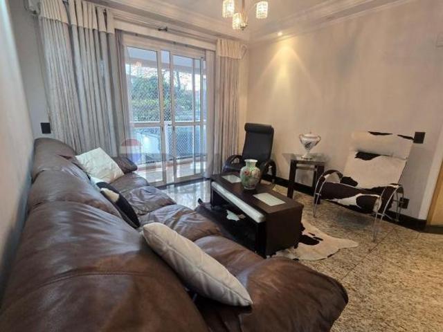 Exclusividade e Espaço: 4 Dorms 3 Suítes + Master c/ Banheira, Vista Panorâmica e 3 Vagas!