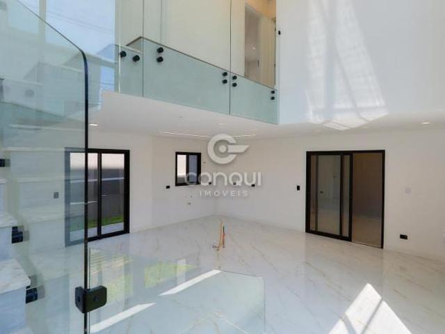 Exclusividade e Localização: Sobrado com 3 Quartos