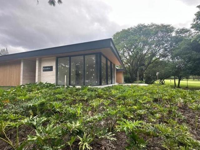 Exclusividade e Sofisticação com Vista para o Golfe – Condomínio Lago Azul