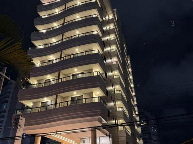 Exclusividade e Sofisticação a 180 Metros do Mar 2 dmt, 1 suíte, 1 vaga