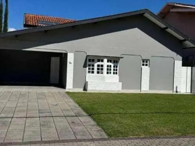 Exclusividade e Sofisticação em Casa Térrea no Esplanada do Sol
