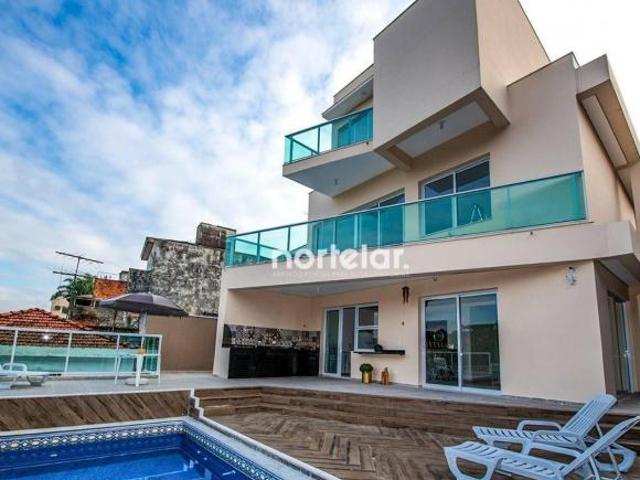 Exclusividade e Sofisticação no Alto da Lapa! Descubra esta residência impecável, projetada para of