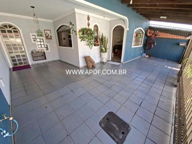 Exclusividade: QNL 23 ao lado Shopping JK, Casa de 4 Quartos, sendo 3 suítes, Espaço gourmet