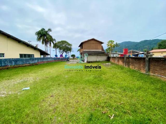 Oportunidade Única: Terreno Comercial de 684m² no Centro de Bertioga SP, Frente ao Mar!